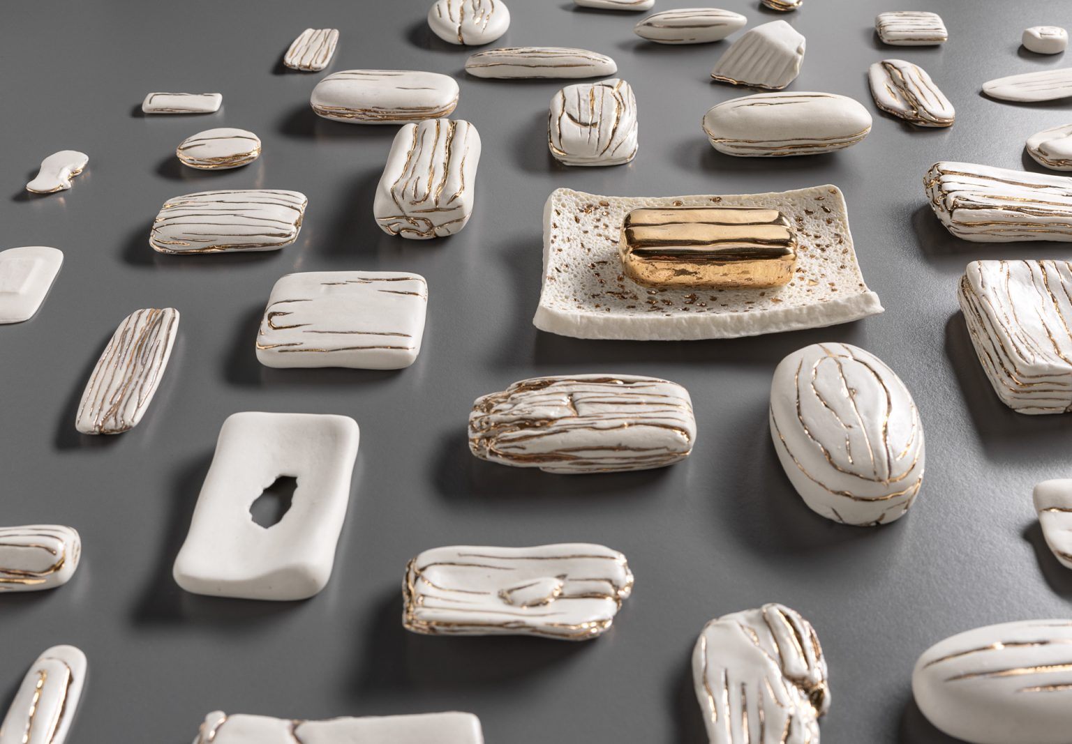 Honor Freeman: lave at Sabbia Gallery, Sydney - Ceramics Now
