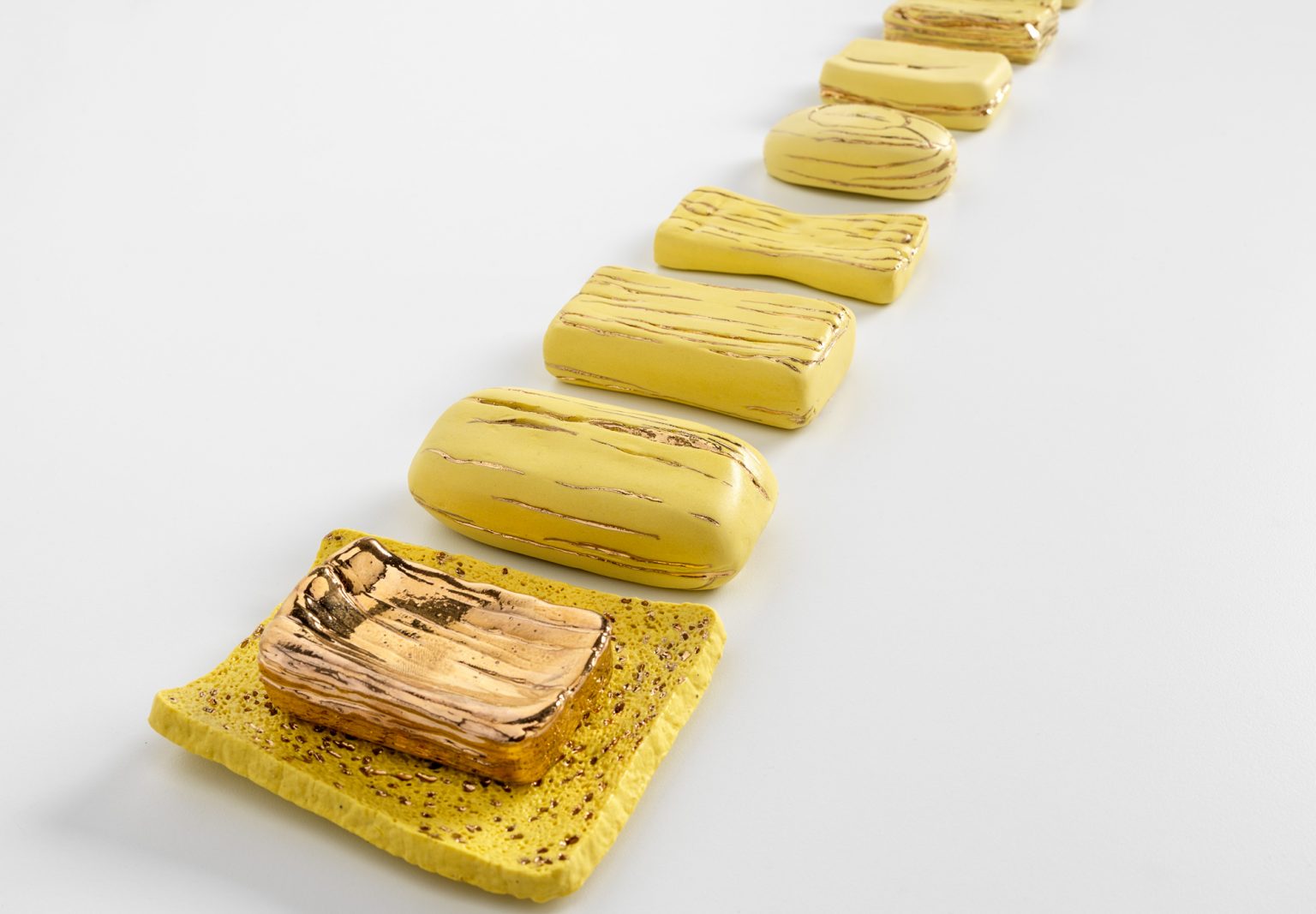 Honor Freeman: lave at Sabbia Gallery, Sydney - Ceramics Now