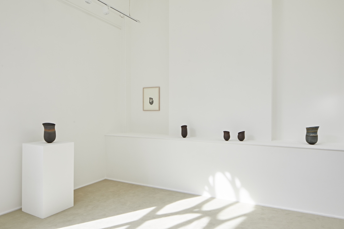 Jennifer Lee: Ten Pots at Erskine, Hall & Coe, London - Ceramics Now
