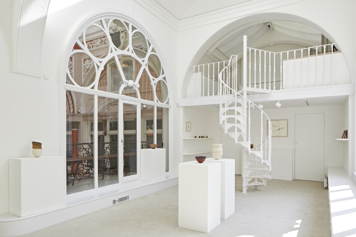 Jennifer Lee: Ten Pots at Erskine, Hall & Coe, London - Ceramics Now