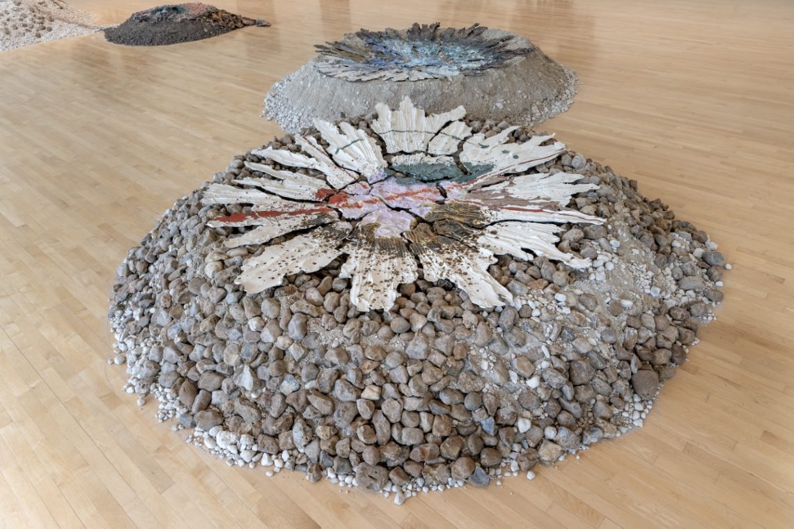 Brie Ruais: Movement at the Edge of the Land, 2021 - Ceramics Now