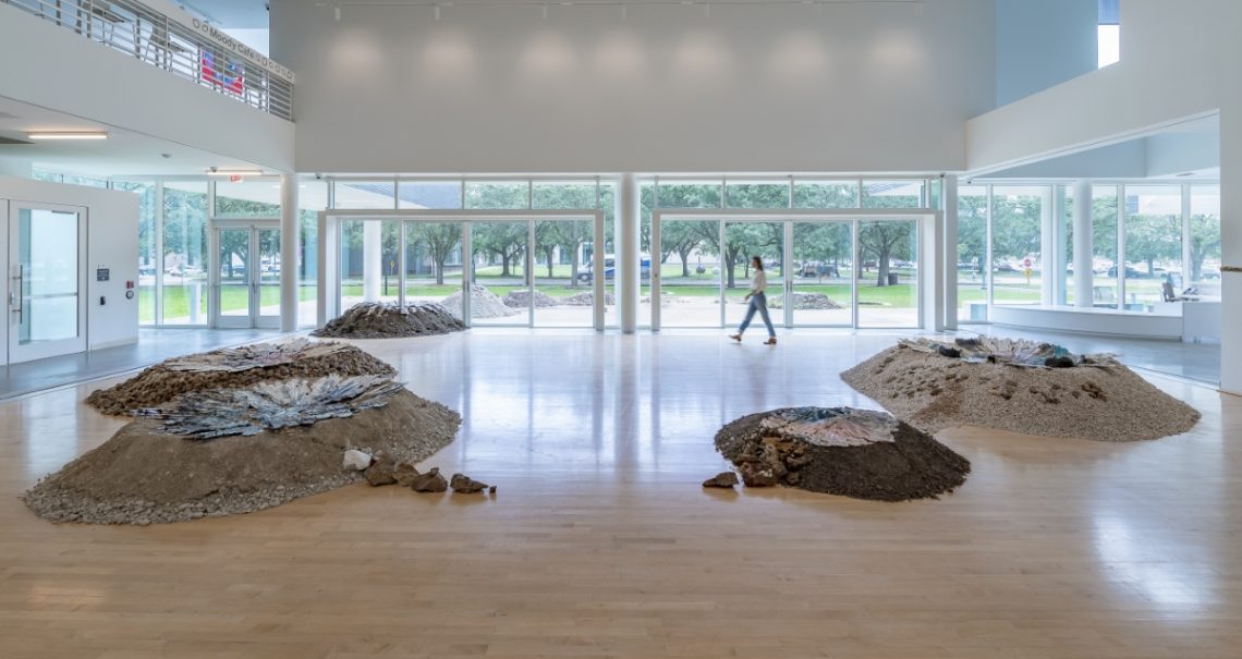 Brie Ruais: Movement at the Edge of the Land, 2021 - Ceramics Now