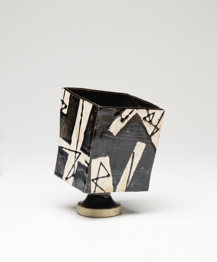 Pure Form: Japanese Sculptural Ceramics at the Art Gallery of South ...