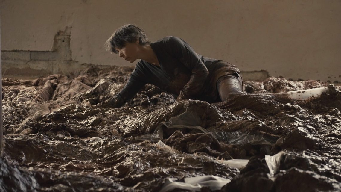 Alexandra Engelfriet: Intertwining, 2022 - Ceramics Now