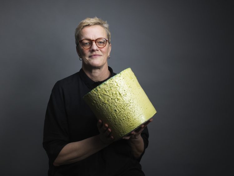 Gunilla Maria Åkesson: Vessels, 2013-2021 - Ceramics Now