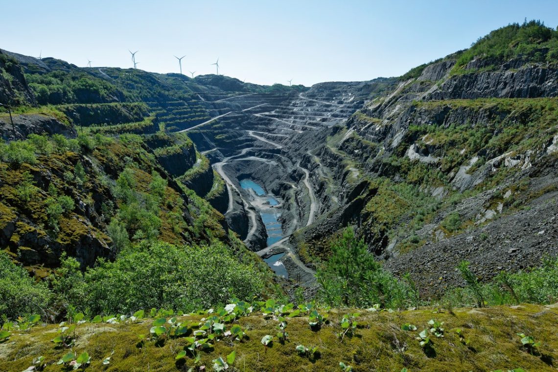 Hidden Stone – Excavating the Materiality of Titanium White - Ceramics Now