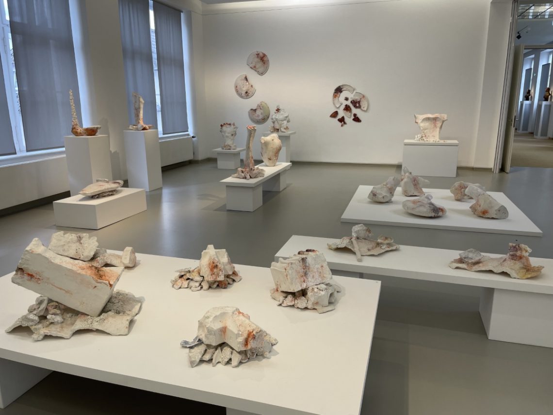 Laurent Petit & Benoît Pouplard: Sculpting Memory at Stadtmuseum Siegburg - Ceramics Now