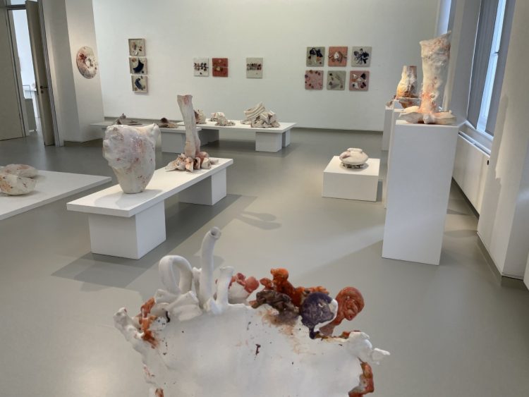 Laurent Petit & Benoît Pouplard: Sculpting Memory at Stadtmuseum Siegburg - Ceramics Now
